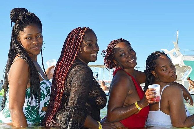 Private Adult Only Hip Hop Party Boat with Live DJ - An In-Depth Look at the Experience