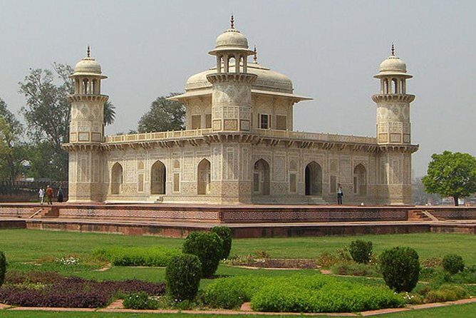 Private Agra Full Day Tour : Taj Mahal, Agra Fort and Baby Taj - Lunch and Shopping: A Taste of Local Life