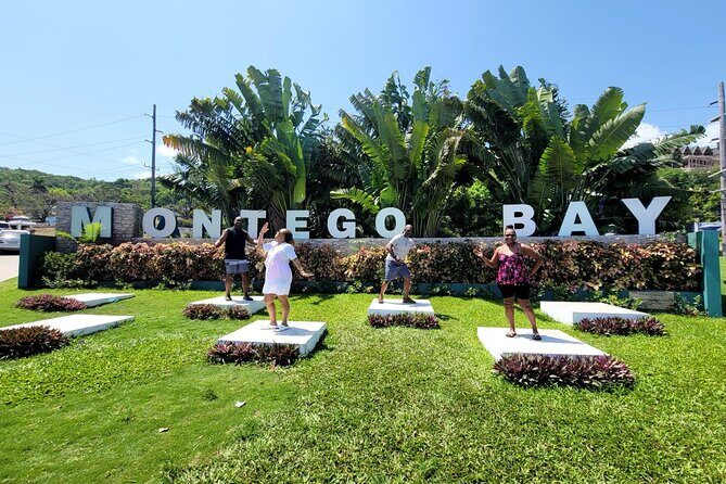 Private Airport Round Trip Transfer To Montego Bay Hotels - Key Points