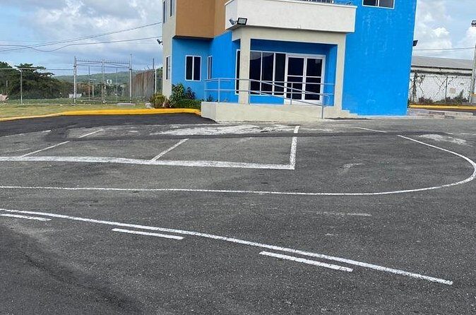 Private Airport Transfer from Ian Fleming Airport to Ocho Rios - The Sum Up