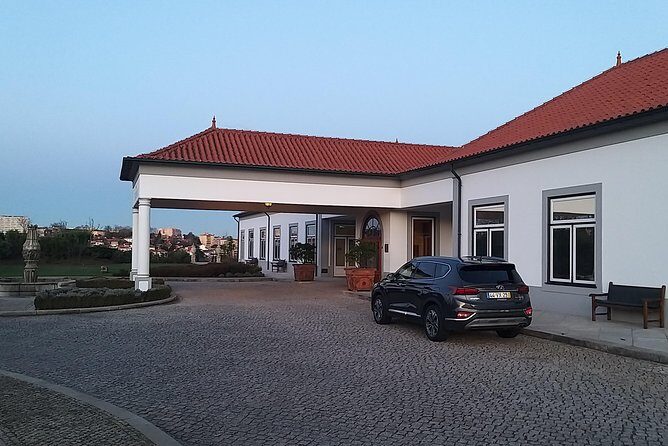 Private Airport Transfer from Porto to the Airport - Frequently Asked Questions