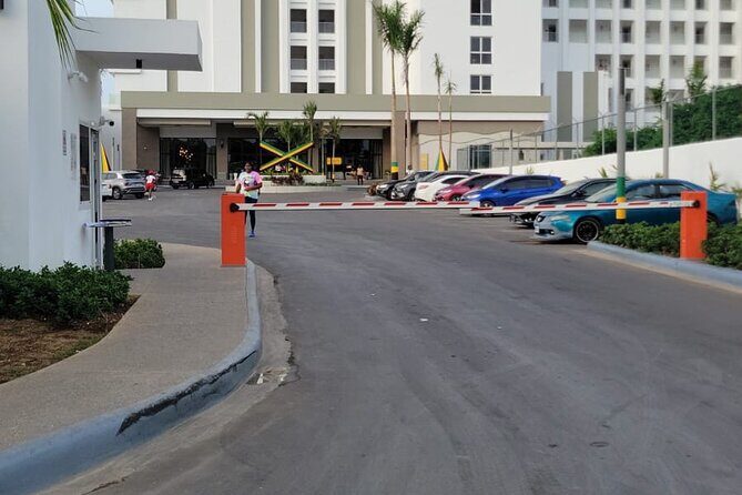 Private Airport Transfer Riu Aquarelle & Excellence Oyster Bay - A Closer Look at the Experience