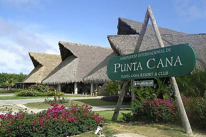 Private Airport Transfer Service To or From Uvero Alto - Key Points