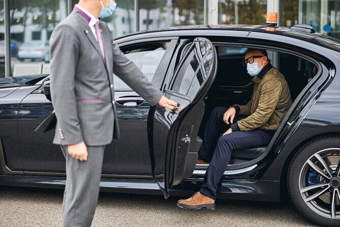Private Airport Transfer Service Vice Versa in Wellington by SUV - Analyzing the Cost and Value