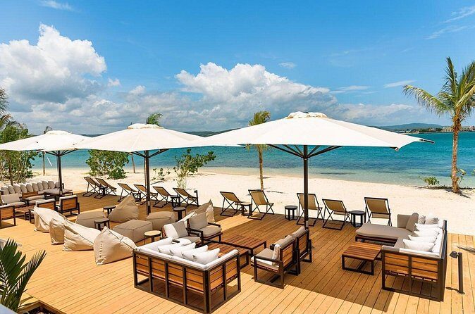 Private Airport Transfer to Excellence Oyster Bay - Roundtrip Convenience