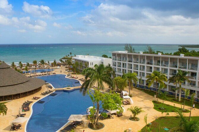 Private Airport Transfer to Hideaway at Royalton Blue Water - Key Points