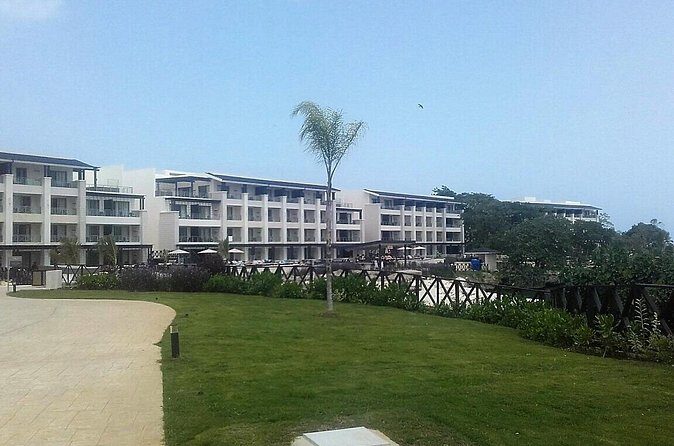 Private Airport Transfer to Royalton Negril Resort - Reading the Reviews: What Travelers Say