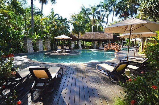 Private Airport Transfer to Sunset at the Palms Resort - A Closer Look at the Service