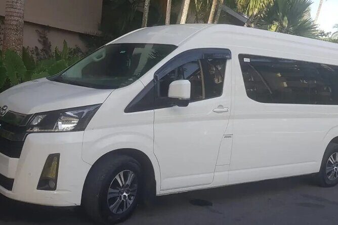 Private Airport Transfers - Punta Cana - The Vehicle: Clean, Quiet, and Spacious