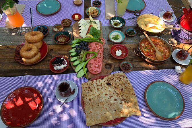 Private and guided VEGETARIAN / VEGAN tour of Istanbul - Authentic Experiences & Reviewer Perspectives