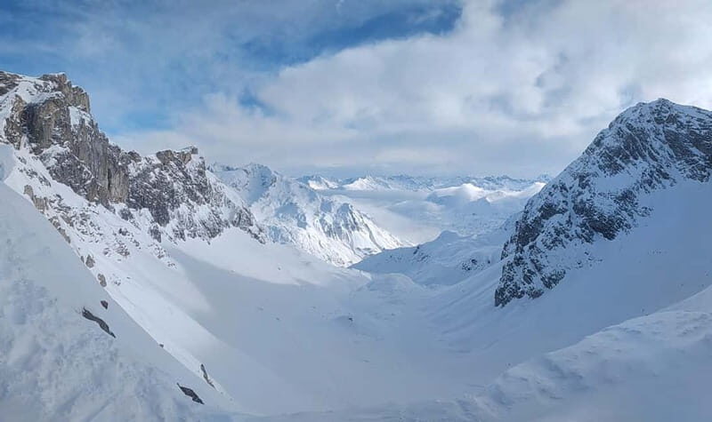 Private Andorra or Pyrinees Ski / Snowboard Tour Day trip - The Mountain Experience