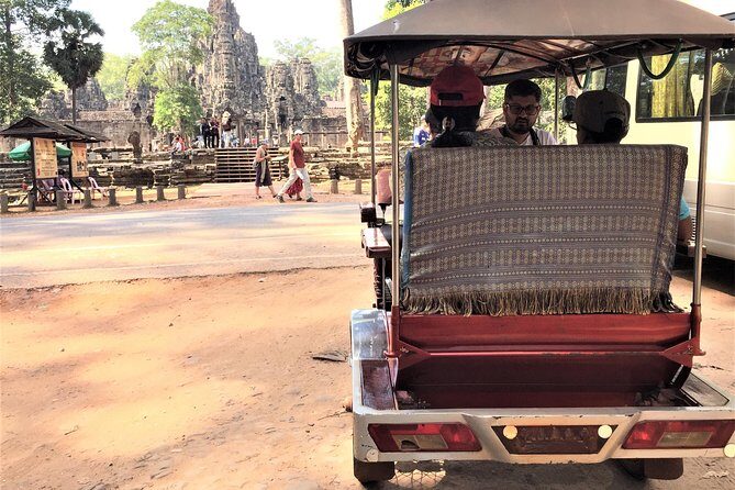 Private Angkor Sunrise Bayon Ta Prohm Bonteay Srie Vip Tour - Small Brick Towers: End of the Day