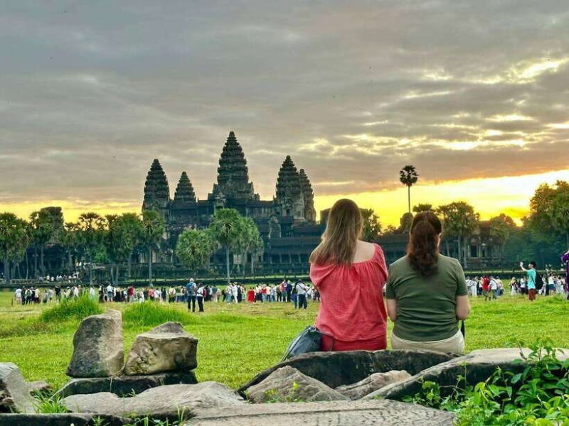 Private Angkor Wat Small Tour By English Speaking-Guide - Practical Tips for Your Day
