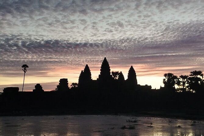 Private Angkor Wat Sunrise Small Tour - Key Points