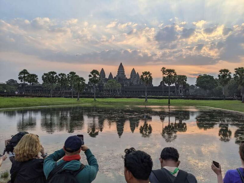 Private Angkor Wat Sunrise Small Tour - Introduction