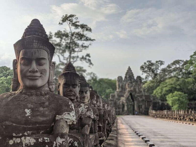 Private Angkor Wat Sunrise Small Tour - Key Points