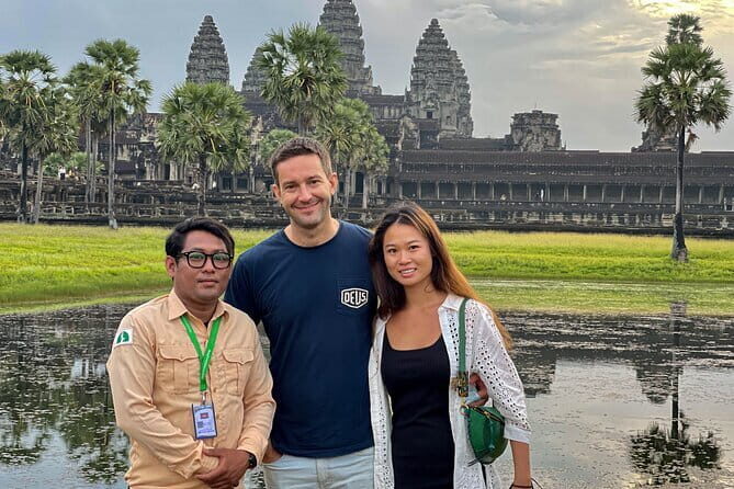 Private Angkor Wat Sunrise Tour and Tonle Sap Boat Cruise - Who Should Consider This Tour?