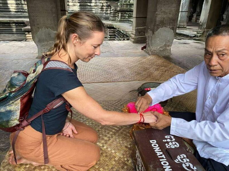 Private Angkor Wat Sunset Tour with Lunch and Snack Included - Starting Your Day: The Convenience of Hotel Pickup and First Impressions