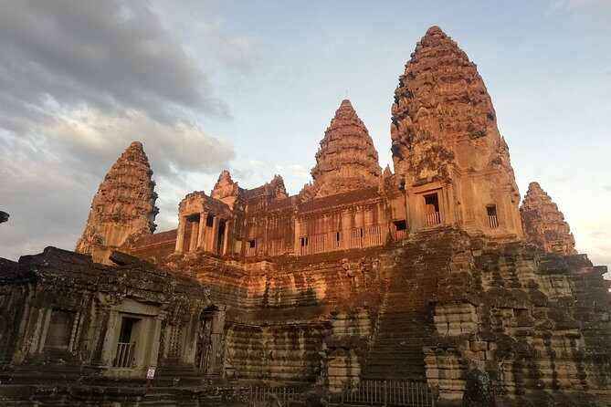 Private Angkor Wat Temple Tour - The Faces of Bayon Temple