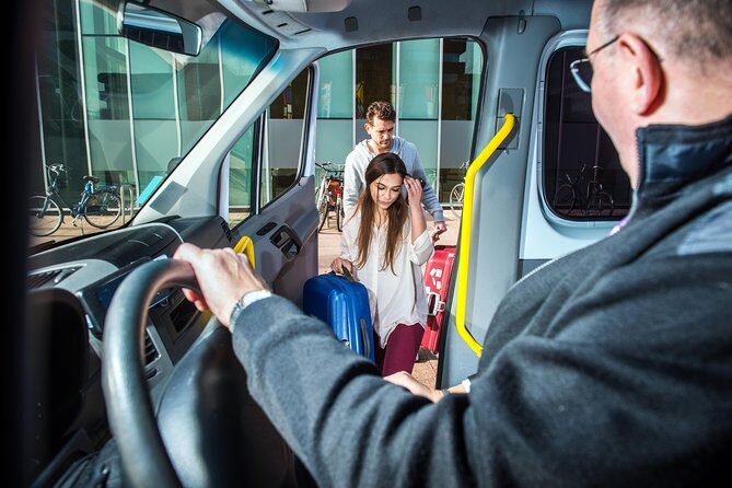 Private arrival transfer from Alicante Airport to Benidorm (hotel or address) - Key Points