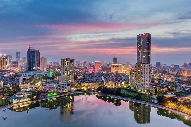 Private Arrival Transfer - Hanoi Airport to Hanoi Hotel - The vehicle and group size