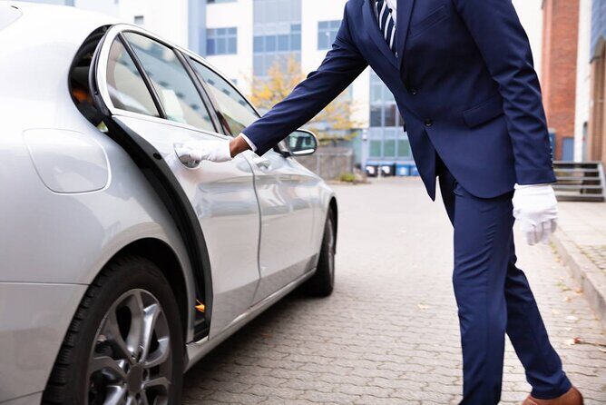 Private Arrival Transfer: Tan Son Nhat Airport to Ho Chi Minh City Hotels - Handling Flight Delays and Unforeseen Issues