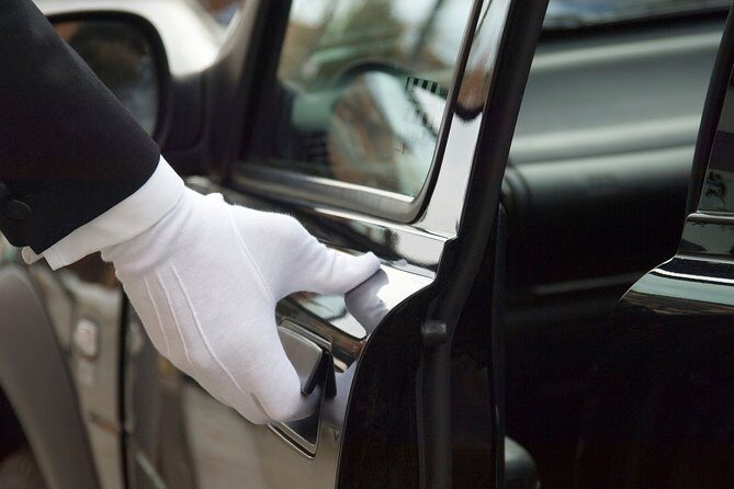 Private Arrival Transfer - YYZ Airport to Toronto Downton Hotel & Accommodations - Is This Transfer Right for You?