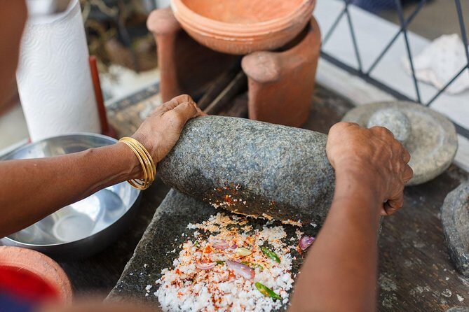 Private Authentic Sri Lankan Cooking Class with a Grandmother in Colombo - Key Points