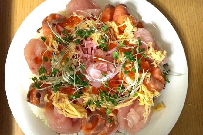 Private Authentic Sushi Cooking Class in Tokyo with Hiroko - Key Points