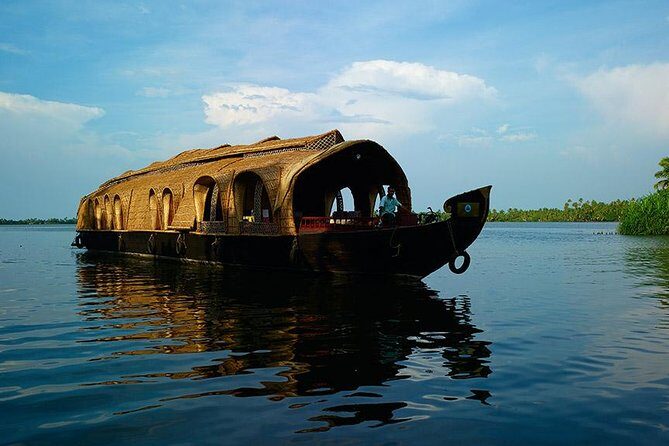 Private Backwater Cruise on a Houseboat and Shikara including Lunch - Key Points