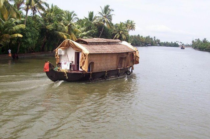 Private Backwater Cruise on a Houseboat and Shikara including Lunch - The Traditional Kerala Lunch: A Culinary Highlight
