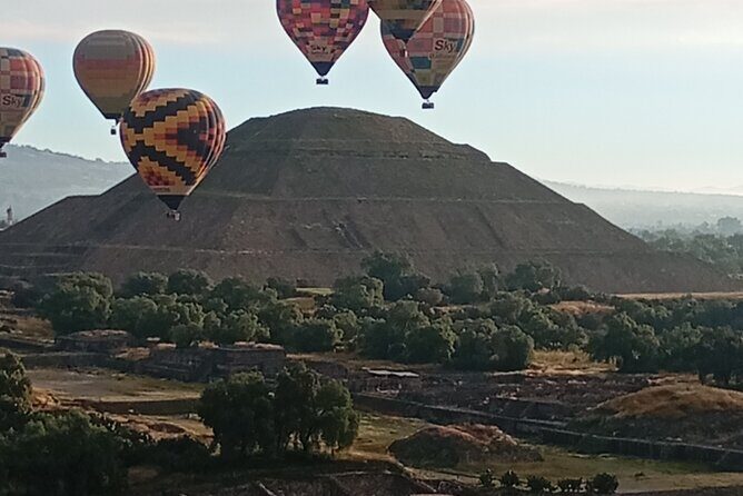 Private Balloon Over The Pyramids for Couples - Introduction