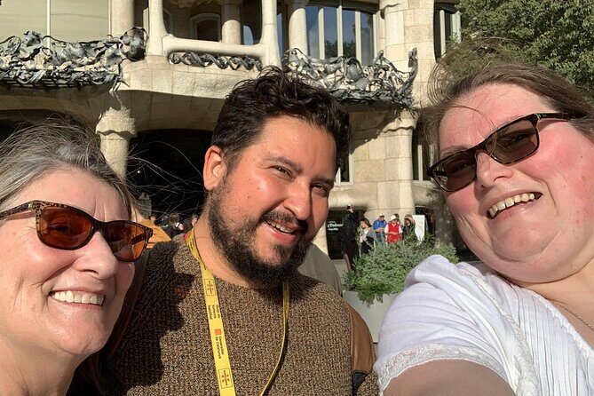 Private Barcelona Highlights: Gothic Sagrada Familia & Park Güell - FAQs