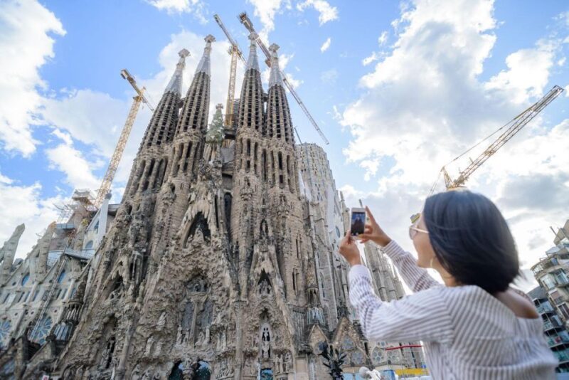 Private Barcelona Tour: Explore Gaudí and the Gothic Quarter - Experience and Authenticity