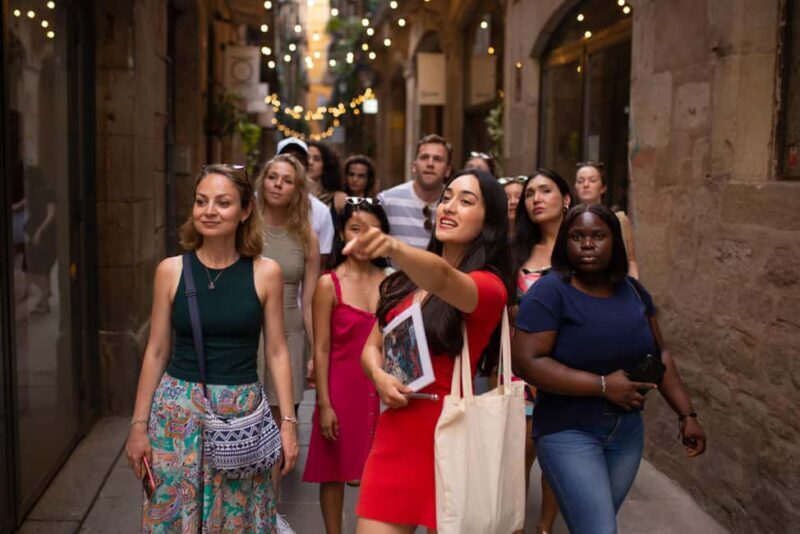 PRIVATE Barcelona Walking Tour: Old Town & 10+ Hidden Gems - Key Points