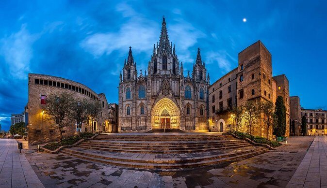 Private Barcelona Walking Tour & Wine Tasting + Tapas Dinner - Sipping Local Wines in the El Born Neighborhood