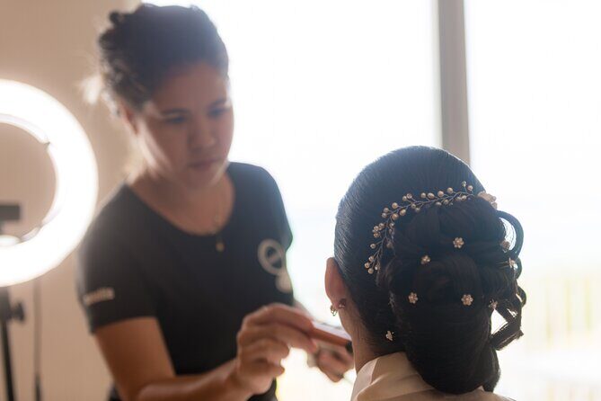 Private Beauty Session with a Local Artist in Grand Cayman - An In-Depth Look at the Beauty Session Experience