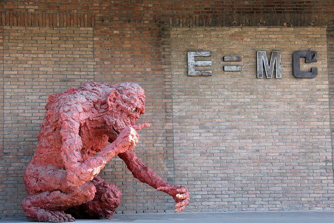 Private Beijing Art Tour including Red Gate Gallery, 798 Art Zone and Guanfu Museum - Key Points