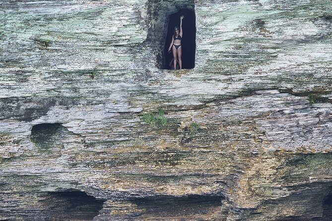 Private Bermuda Boat Charter Cliff Jumping, Islands & Sightseeing - An In-Depth Look at the Itinerary