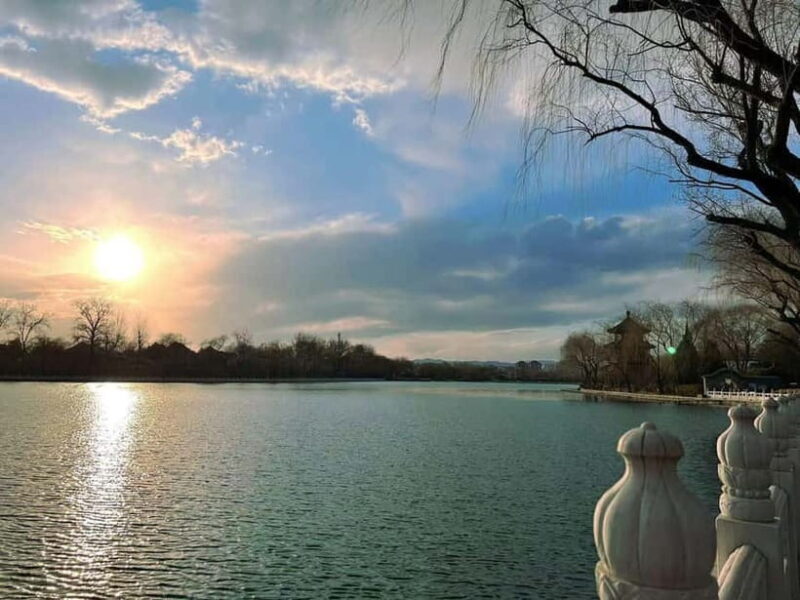 Private Bike Tour: Explore Beijing Highlights & Hidden Gems - Resting in Jingshan Park