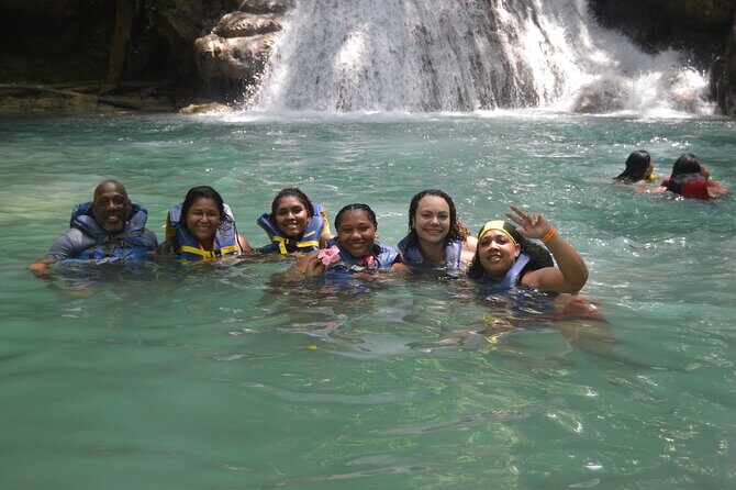 Private Blue Hole and Dunn's River Falls Tour with Transportation - An In-Depth Look at the Tour