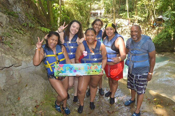Private Blue Hole and Dunn's River Falls Tour with Transportation - FAQs