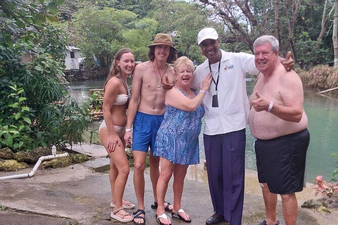 Private Blue Hole and Sightseeing Tour from Falmouth - FAQ