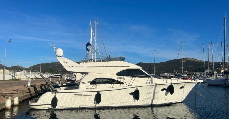 Private Boat Coastline Day Trip - Setting the Scene: What to Expect on the Water