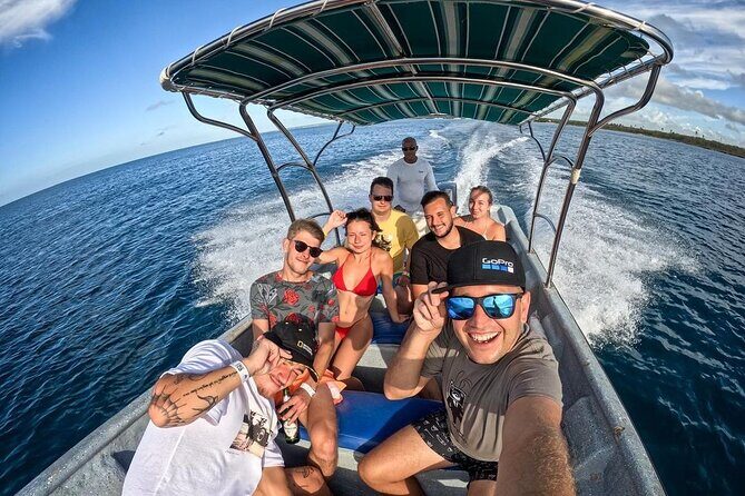 Private Boat for groups up to 15 people with jacuzzi and Lunch - FAQs about This Private Boat Tour