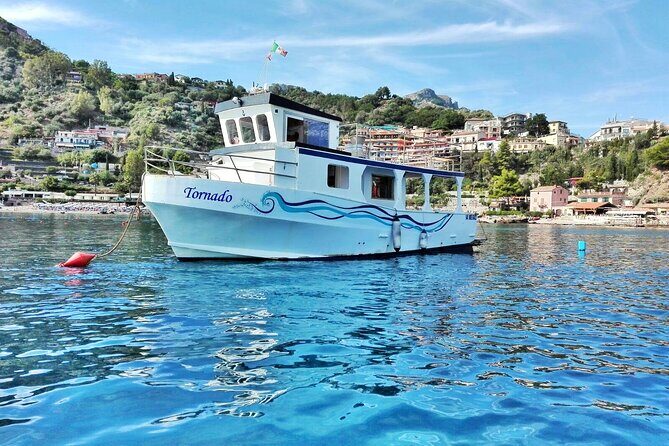 Private boat in Taormina and Isola Bella - An In-Depth Look at the Boat Tour Experience