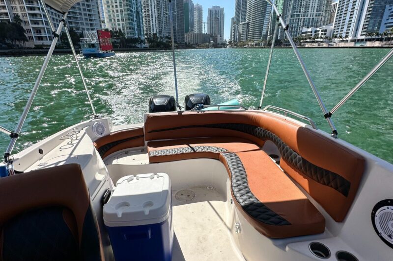Private Boat Rental in Miami for 10 People - FAQ