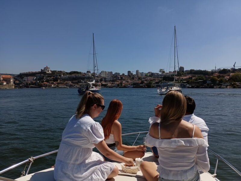 Private Boat Tour 6 Bridges 1h30, group price up to 6px - Introduction