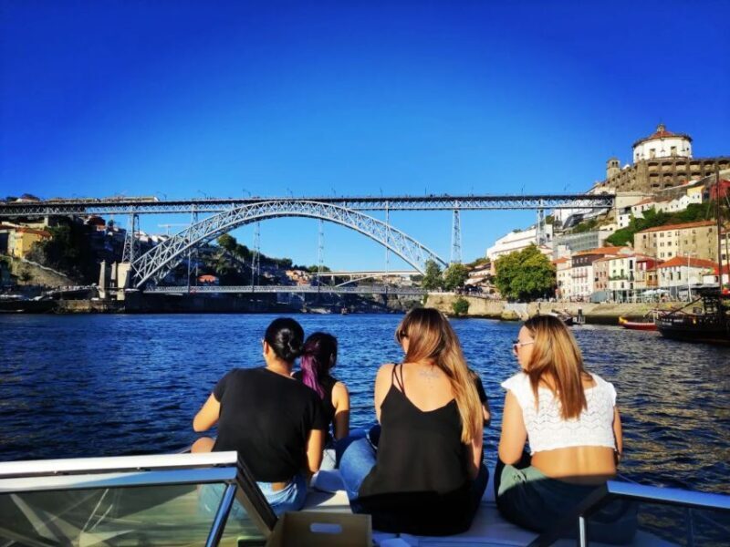 Private Boat Tour 6 Bridges 1h30, group price up to 6px - The Sum Up