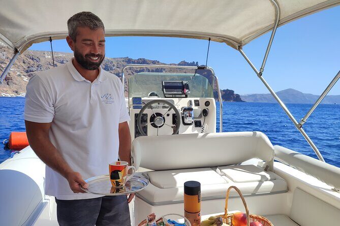 Private boat Tour in Santorini - An In-depth Look at the Private Boat Tour